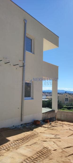 VODICE NOVOGRADNJA STAN U PRIZEMLJU