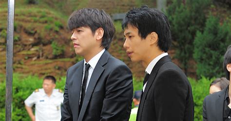 [포토엔]故 박용하 납골식 할말잃은 류시원 김원준