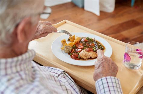Portage de repas à domicile pour senior Guide 2023