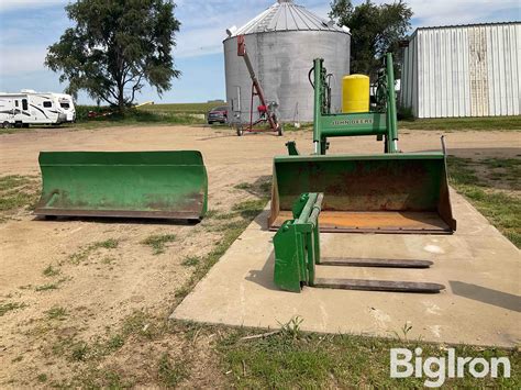 John Deere 740 Self Leveling Loader Wbucket Pallet Forks Dozer Blade Agriculture Bigiron John Deere 740 Self Leveling Loader Wbucket Pallet Forks Dozer Blade Agriculture Bigiron