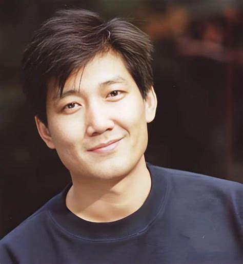 黄金配角李崇霄娶德国媳妇，51岁拍戏途中猝死，如今女儿撑起家
