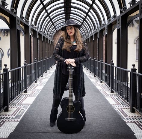 Melissa Beth Deaton Singer Songwriter