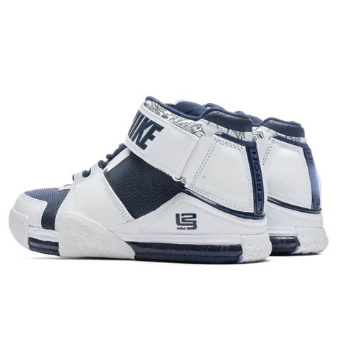 Zoom Lebron 2 Whitemidnight Navyvarsity Crimson Feature