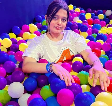 Shruti Kashyap Instagram Star Age Biography Hometown