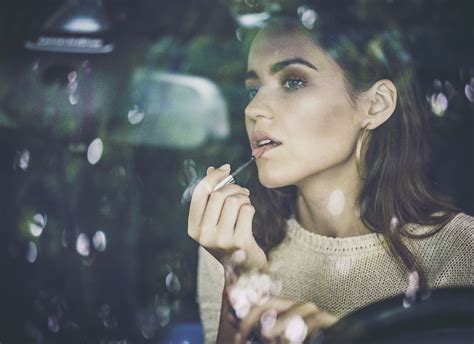 Cómo aplicar el contouring para un efecto rejuvenecedor y otros trucos