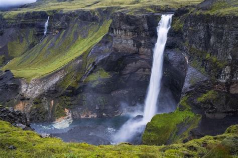 Cachoeira haifoss na islândia uma das cachoeiras mais altas do popular