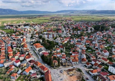 Tomislavgrad Izgubljena Muška Zlatna Narukvica Tomislav City