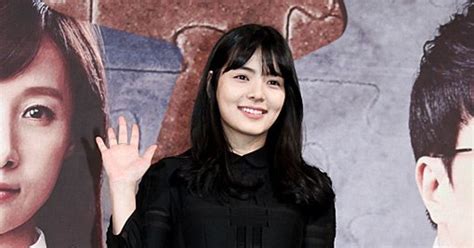 포토 포즈 취하는 송유정