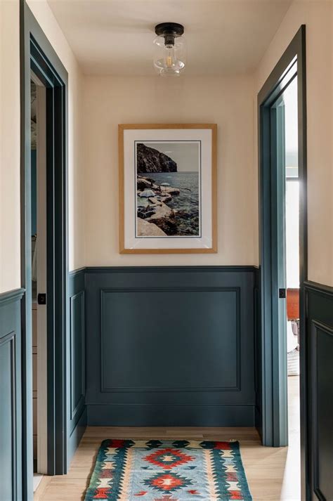 What Color To Paint Wainscoting Dark Bottom