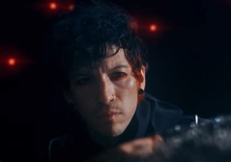 Twenty One Pilots Presentan The Contract