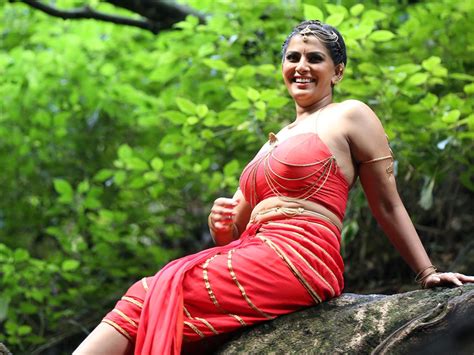 Varalaxmi Sarathkumar Varalakshmi Biography Life Story Career