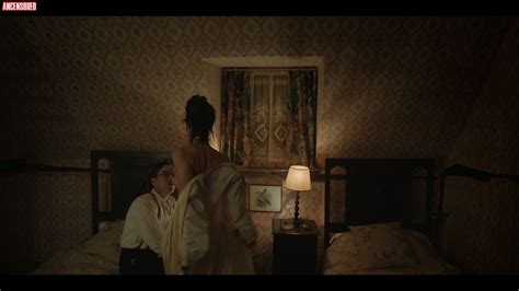 Lily James Desnuda En The Dig