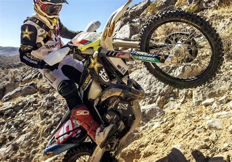 Dunlop amplía su gama de neumáticos de enduro con el nuevo Geomax EN91 EX