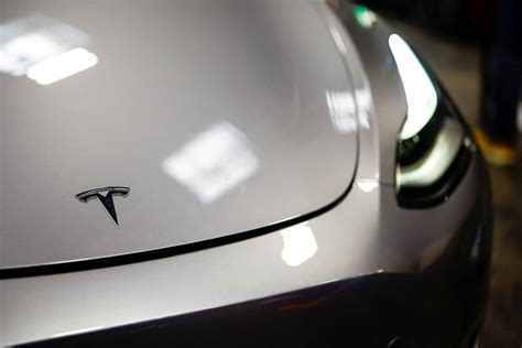 Tesla Recalls 376000 Vehicles In Us Over Power Steering Shares Drop