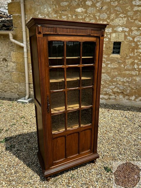 Антикварный книжный шкаф неоклассика