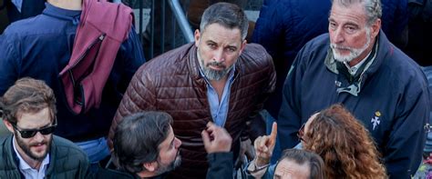 Abascal habla de golpe de Estado y exige a Feijóo un frente común PP Vox contra Sánchez