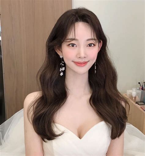 애브뉴준오 친절한 승자씨😇💖 On Instagram 차분하고 세련된느낌이 넘나이뿐 고은신부님☺️💕 앞머리볼륨이 차분하게
