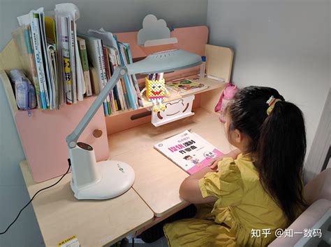 如何选购台灯？爱德华护眼灯值不值得入手？开学季护眼灯选购指南 知乎