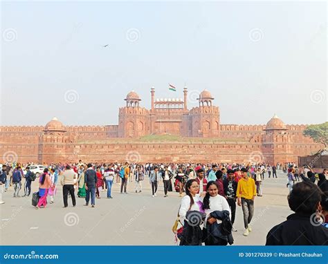 Delhi India Red Fort Lal Qila A Picture Of Red Fort With Crowed