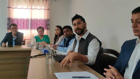 रवि लामिछानेले भने हामी सरकारमा जाने रेस र गेममा छैनौँ
