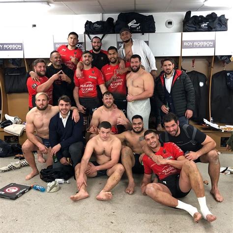 Photo La joie du vestiaire Toulonnais après la victoire contre Bordeaux Bègles Blog RCT