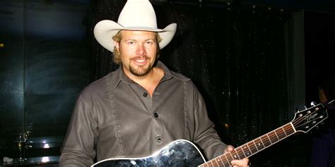 Inside Toby Keiths Secluded Ranch Where He Lived During His Battle