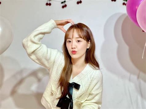 Cherry Bullet Community Posts 룰렛 너무 너무 고마워 ️ 앞으로 매 순간 순간 행복하게 보내자