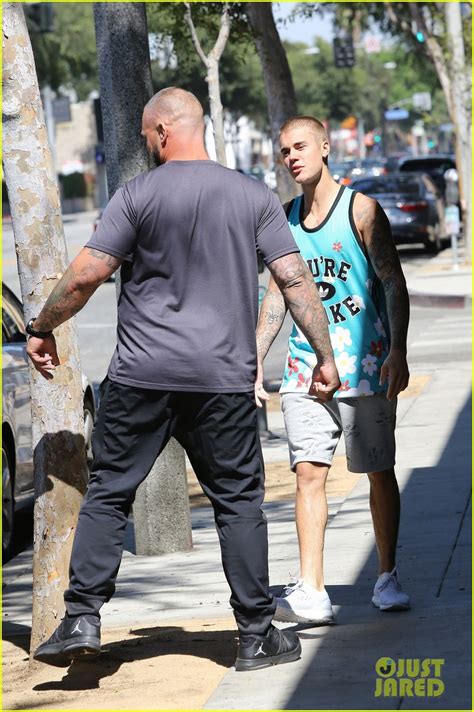 Full Sized Photo Of Justin Bieber Lunch Ralphs West Hollywood 34