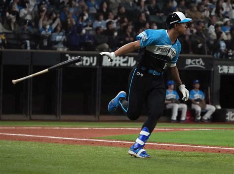 ＜日・楽＞6回、ソロを放つ万波（撮影・高橋 茂夫） スポニチ Sponichi Annex 野球
