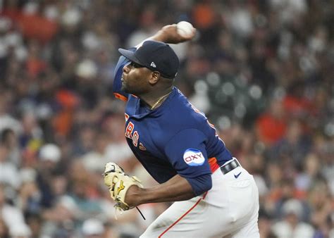 Houston Astros Reliever Hector Neris Is Using His Splitter Less