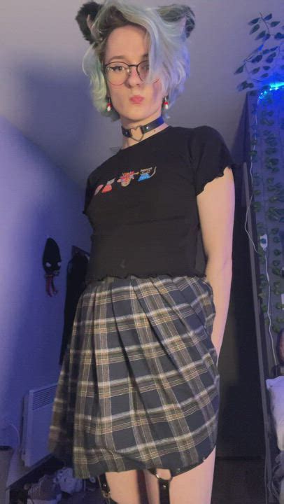 Love Lifting My Skirt Up Scrolller