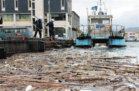 漂うごみを清掃船で回収 海の安全守る清水清港会 47NEWSよんななニュース47都道府県52参加新聞社と共同通信のニュース情報