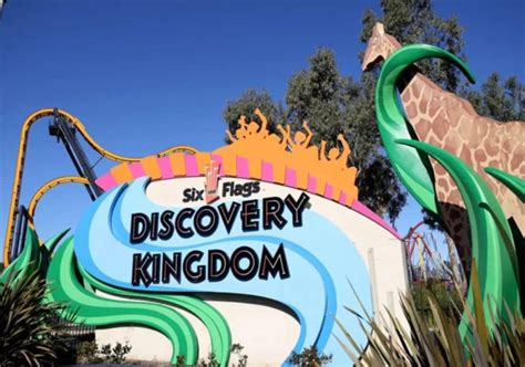 The Full Guide To Six Flags Discovery Kingdom Rides Parkfrog