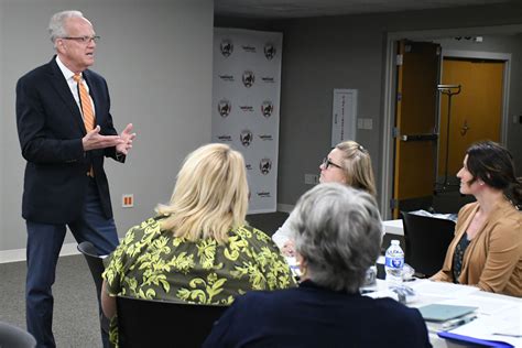 Sek Inc Discusses Challenges With Sen Moran The Iola Register