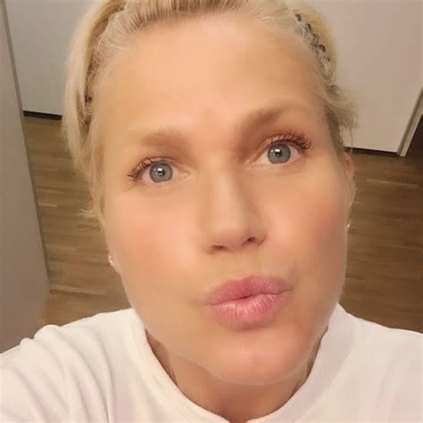 Xuxa Manda Beijinho De Boa Noite Para Os FÃs Xuxa Rainha Encantada