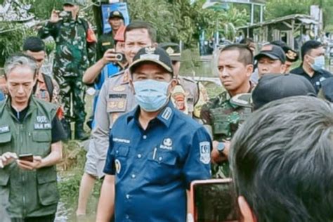 Bupati Karawang Sebut Banjir Di Desa Karangligar Jadi Bencana Tahunan ANTARA News