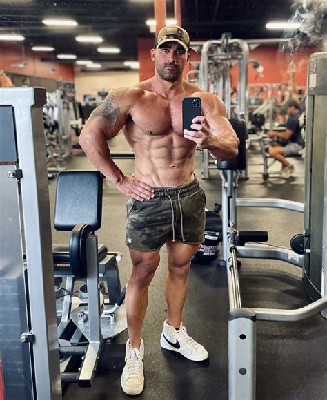 Bodybuilder And Muscle Men — Geraint Baldwin