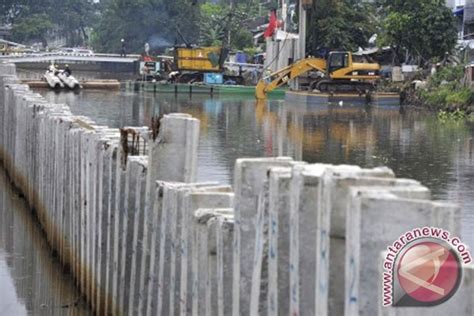 Anggaran Pengendalian Banjir Jakarta Rp Triliun Belum Diserap ANTARA News