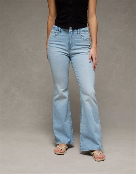 Country Star Ella Langley Reveals The American Eagle Denim Pieces She Loves