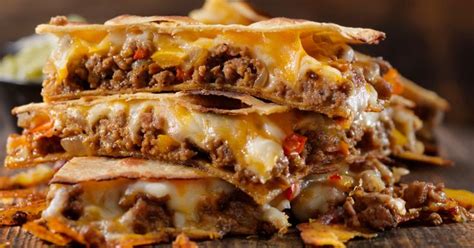 Fűszeres darált hússal és sajttal töltött quesadilla kész tortillalapból is mennyei Ricetta