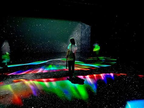 横浜赤レンガ倉庫でアートプラネタリウム「星と歩く」 1000万の星を投影 ヨコハマ経済新聞