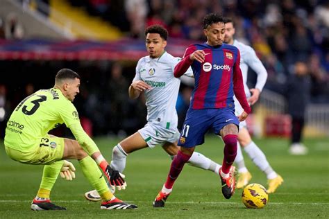 Xavi Hernandez Confident Raphinha Will Be Fit For Napoli Clash