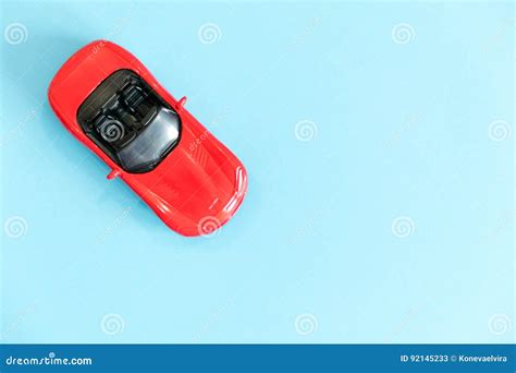 Detalle Retro Del Coche Del Juguete Coche Rojo Del Juguete Con Un De