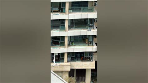 台风 “摩羯” 过境后留下了一片狼藉，建筑残垣断壁，这仅仅是小区的一部分，看着很难过 💔 台风摩羯 台风过后 一片狼藉 海口的台风终于