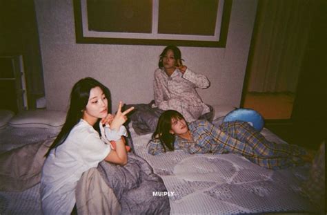 Mu Ply 뮤플리 On Instagram “다들 주목😮 우리 프로미들이 돌침 수련회장에 놀러왔어요💘 프로미스나인의 돌들의