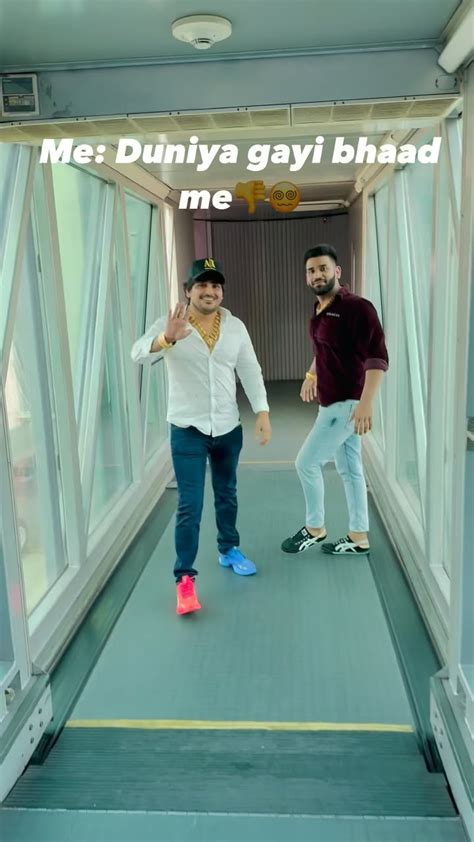 Utkarsh Solanki दुनिया गई भाड़ में यार चले हवा में😂🤫 Instagood Instagram Reels