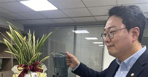 尹 축하난 거절 인증 릴레이 시끌난이 무슨 죄
