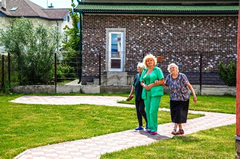 Преимущества и недостатки пребывания в доме престарелых