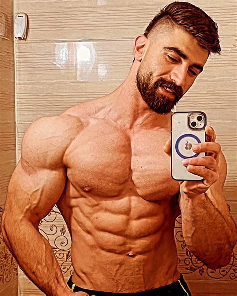 ‎فرزاد مینایی‎ Farzadminaeiifbbpro • Instagram Photos And Videos