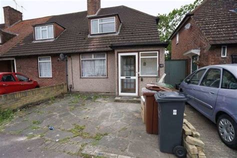 Bennetts Castle Lane Dagenham 3 Bedroom Terraced To Rent Rm8